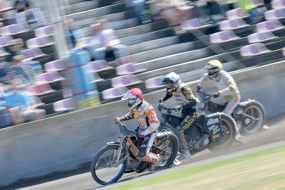 2000 Zuschauer beim Speedway in Halbemond - Ostfriesen-Zeitung