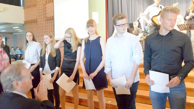 IGS Moormerland verabschiedete 178 Schüler - Ostfriesen-Zeitung
