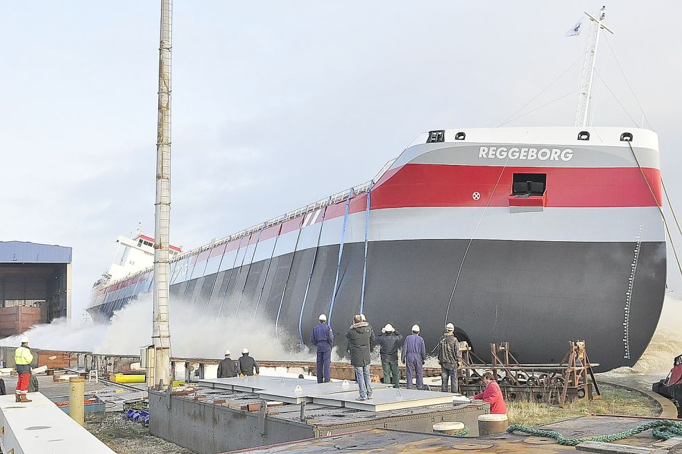 Neuer Frachter läuft in Leer vom Stapel - Ostfriesen-Zeitung