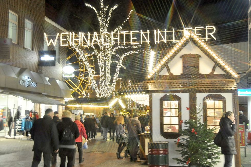 Weihnachten kann kommen: Leer leuchtet - Ostfriesen-Zeitung