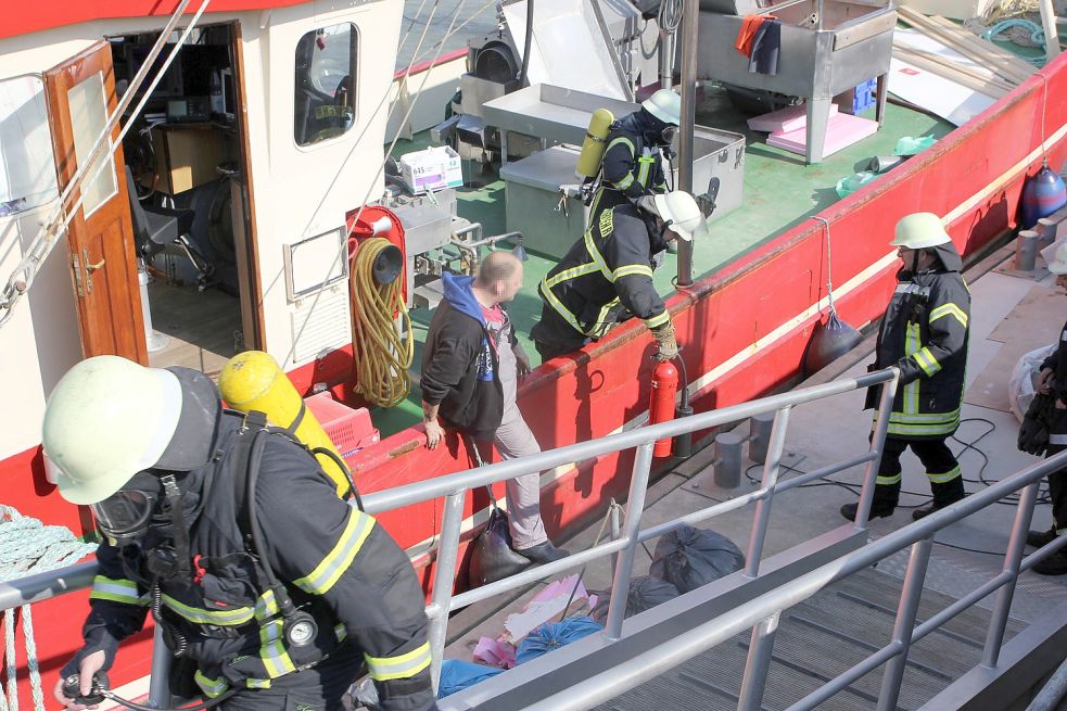 Unfall auf Kutter: Stichflamme versengte Haare - Ostfriesen-Zeitung