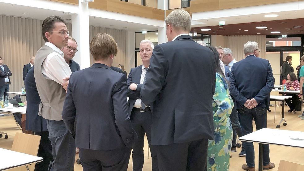 Debatte zu später Stunde: Hickhack im Leeraner Kreistag um Zukunft der ...