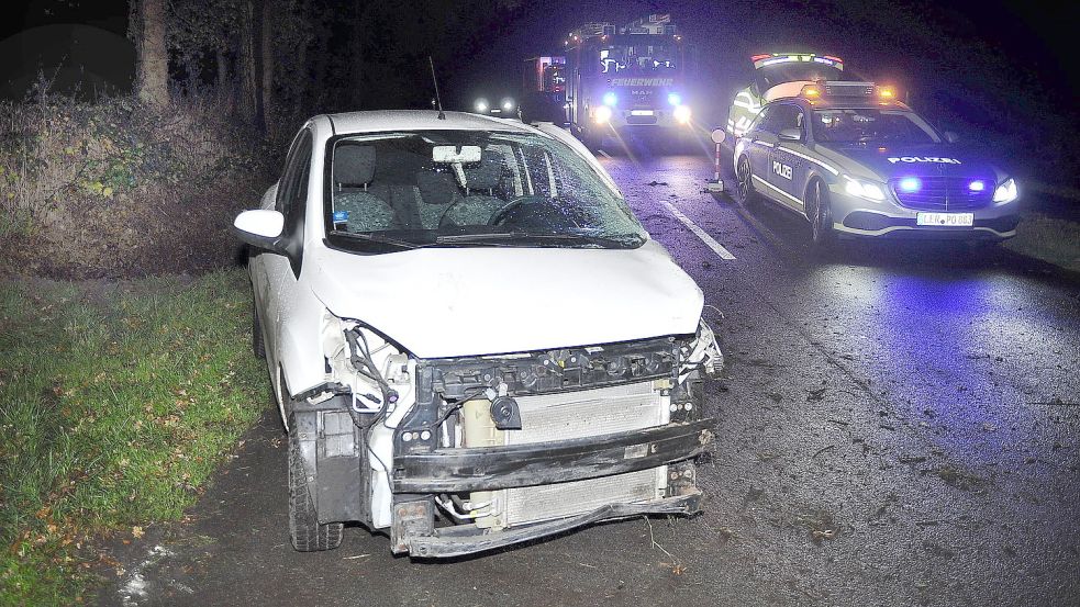 Unfall in Hesel: Auto überschlägt sich - Fahrer bleibt unverletzt - Ostfriesen-Zeitung