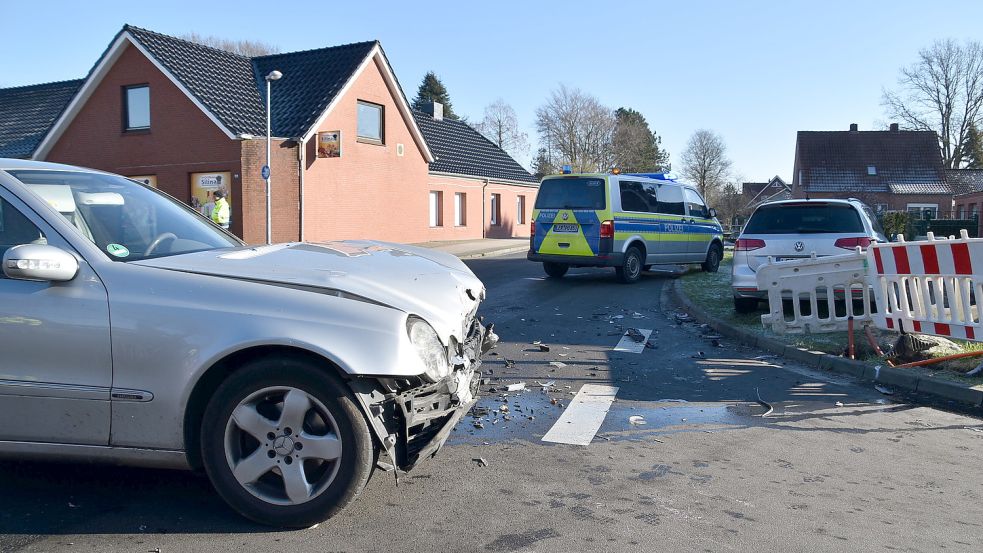 Vorfahrt missachtet: Drei Verletzte nach Unfall in Rhauderfehn - Ostfriesen-Zeitung