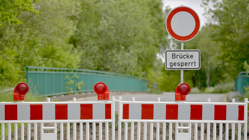 Straße gesperrt: Darum ist eine beliebte Brücke zwischen Hesel und Moormerland gesperrt ...