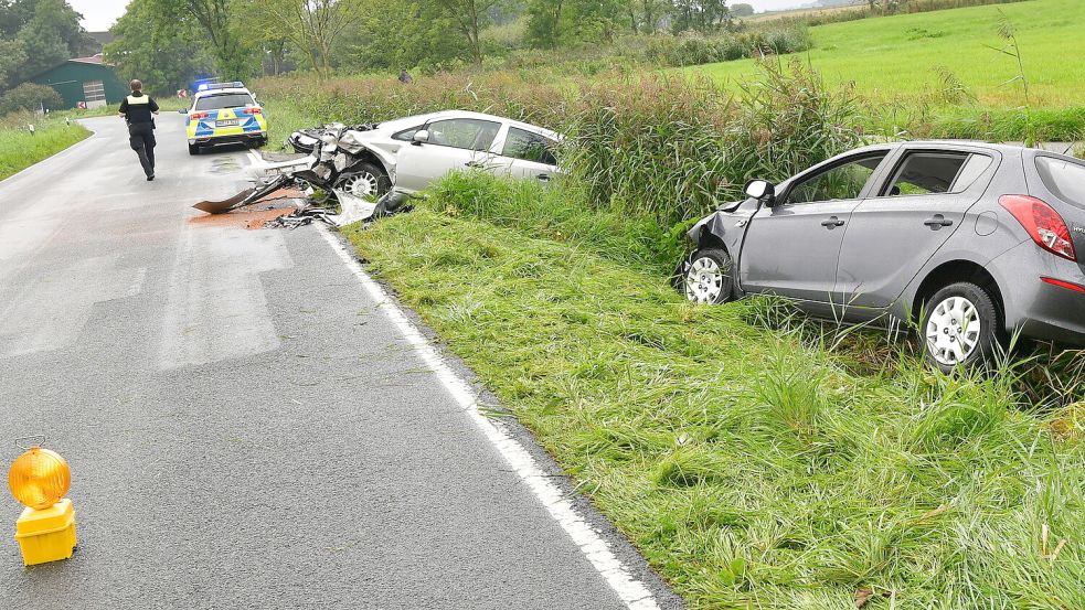 Autos stoßen frontal zusammen: Frau stirbt nach Unfall in Upgant-Schott - Ostfriesen-Zeitung