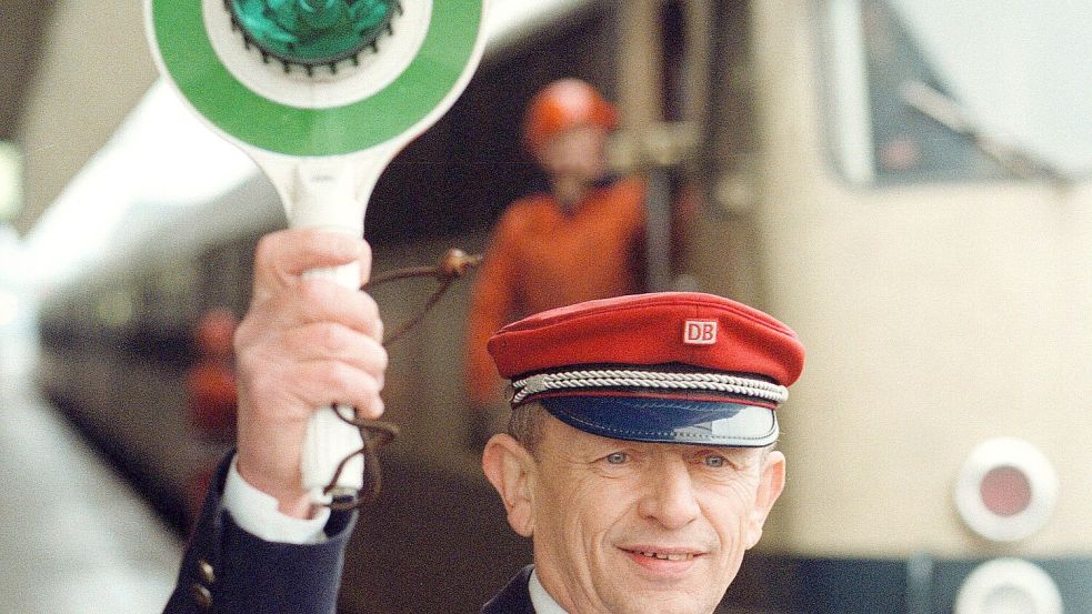 Osnabrück: Schaffner statt Zugbegleiter: Als die Bahn noch pünktlich ...