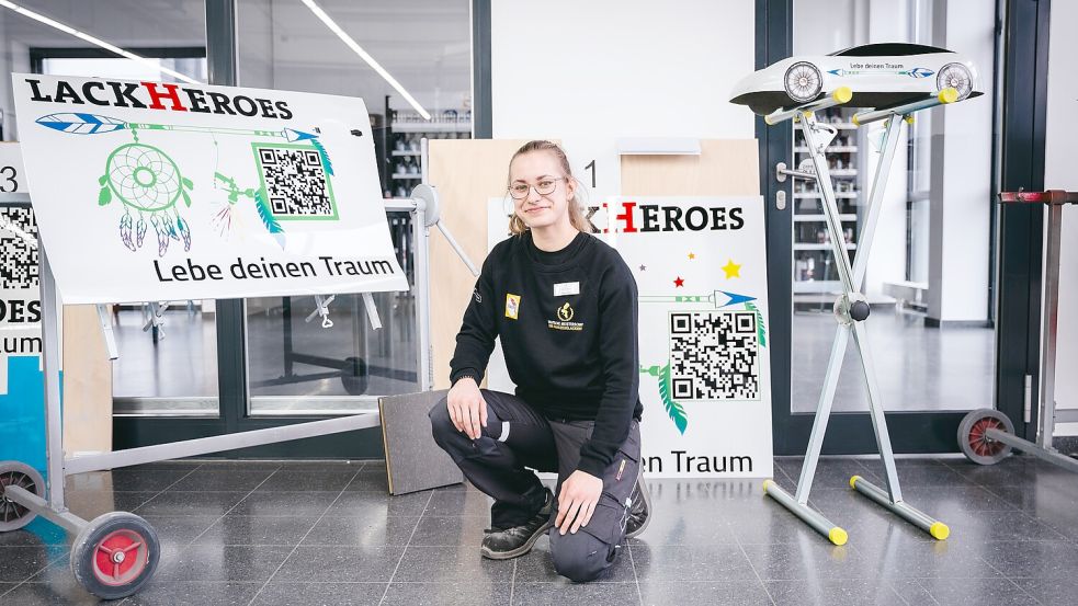 Westoverledingen: Lenina Gruis‘ gekonntes Spiel mit Farben - Ostfriesen ...