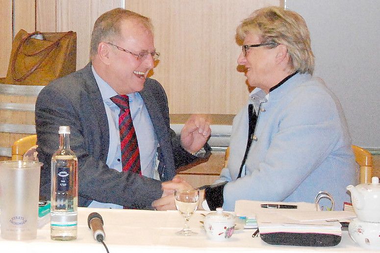 Hermann Reinders ist wieder Ratsvorsitzender - Ostfriesen-Zeitung