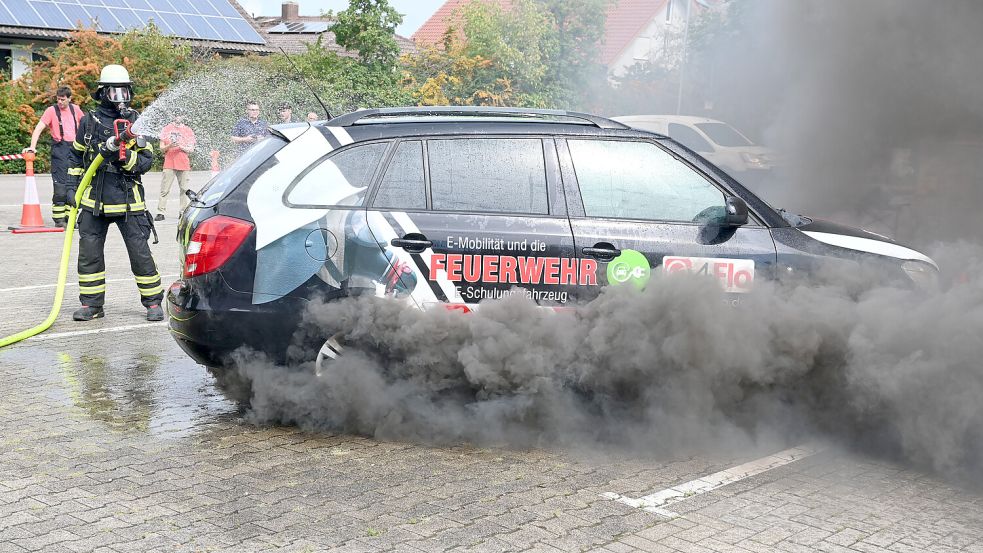 Osnabrück: Brandbombe auf Rädern? Was an gängigen E-Auto-Mythen dran ...