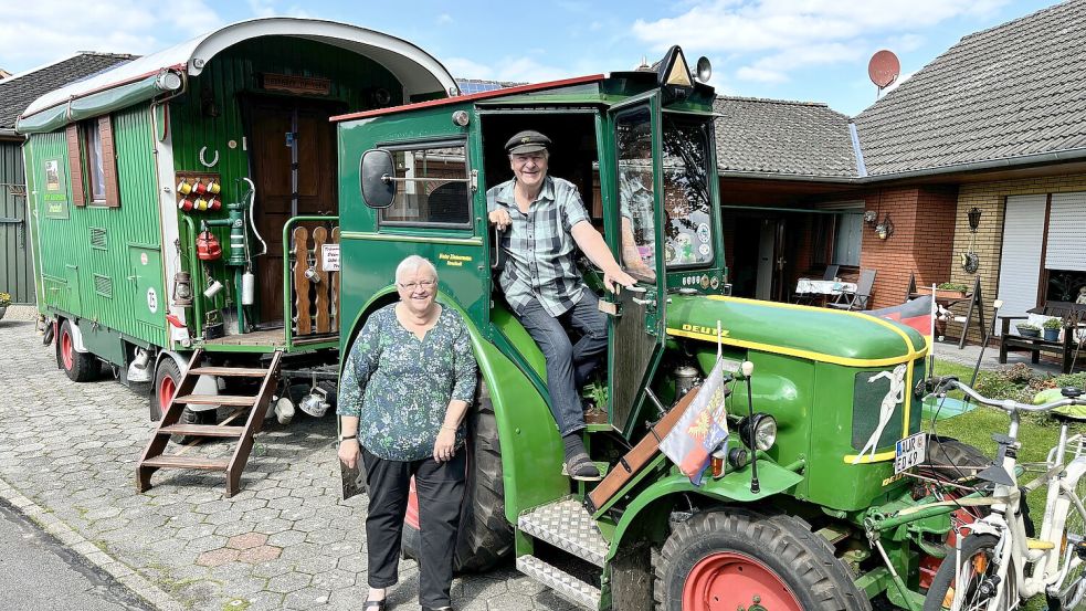 Mit Tempo 25 durch Deutschland: Auf seinem Traktor zaubert er den ...