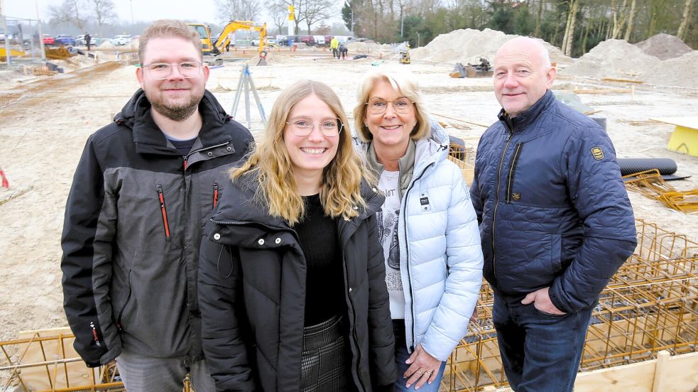 Generationswechsel in Wiesmoor: Nach Großbrand - Autohaus Rolf vor ...