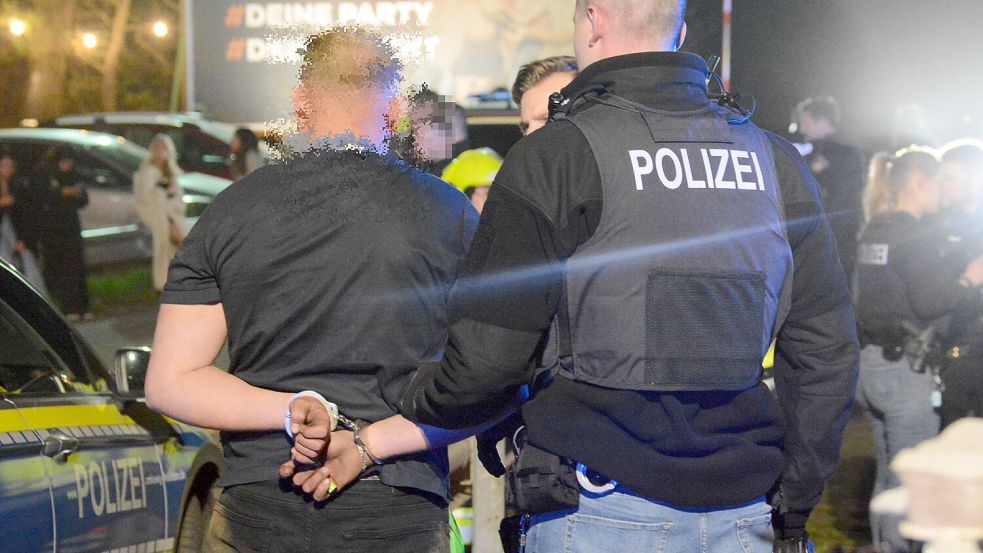 Trittau: Tödlicher Streit in beliebter Disco: 21-Jähriger Mann stirbt ...