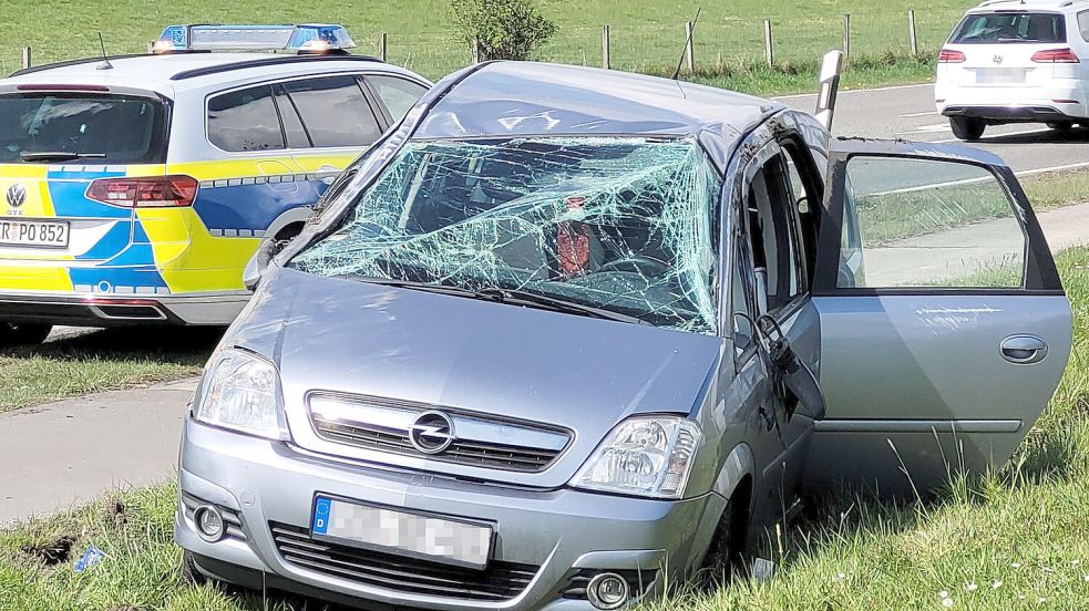 Unfall in Leer: Auto überschlägt sich - drei Verletzte - Ostfriesen-Zeitung