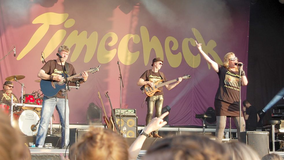 Timecheck-Konzert in Aurich: Emotionaler Abschied auf großer Bühne - Ostfriesen-Zeitung