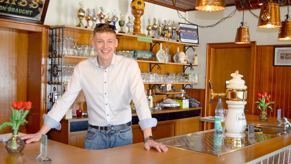 Moorschänke in Ramsloh wiedereröffnet: Junges Gesicht an der Theke der ...