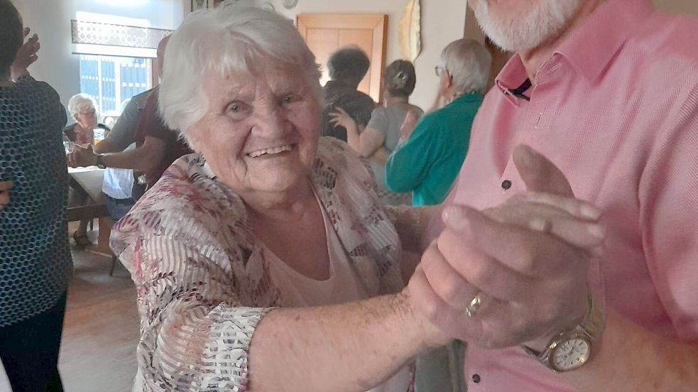 Aktiv im Alter: Johanna Beyer tanzt noch mit 102 Jahren bei Gossling ...