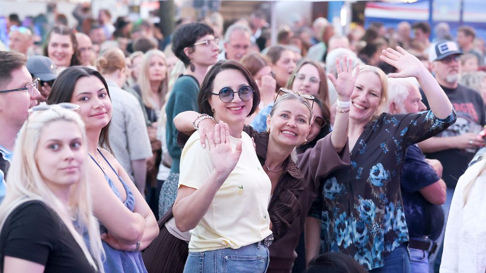 Mit Bildergalerie: So war der Samstag beim Emder Matjesfest ...