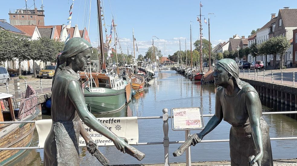 Wochenmarkt 2.0: Tutende Schiffshörner eröffnen 1. Hafenmarkt in Weener ...
