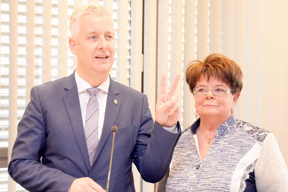 Landrat Matthias Groote leistet Amtseid - Ostfriesen-Zeitung