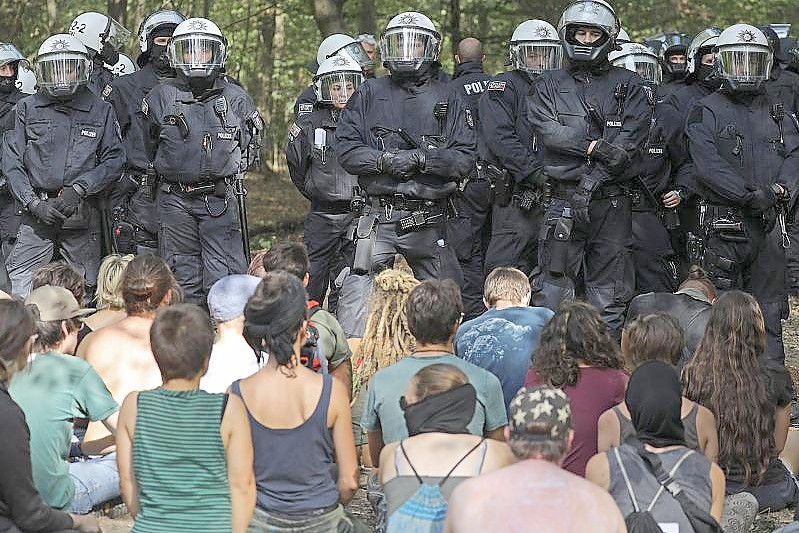 Polizei verbietet Demonstration am Hambacher Forst - Ostfriesen-Zeitung Polizei verbietet Demonstration am Hambacher Forst - Ostfriesen-Zeitung