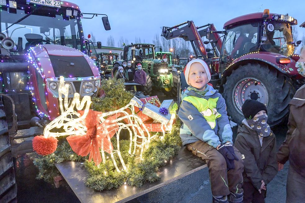 „Schöne Bescherung“: Landwirte lassen Kinderaugen leuchten - Ostfriesen-Zeitung